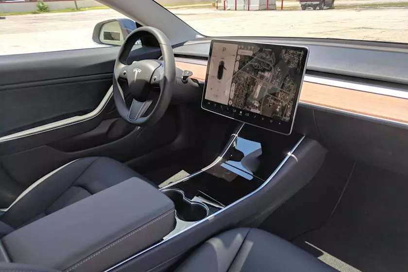 2017-2022 Tesla Model 3 centrinė konsolė