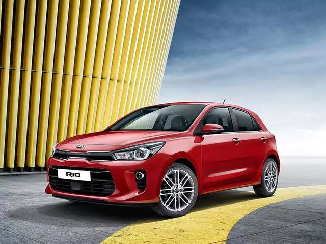 ໃໝ່ Kia Rio ເປີດເຜີຍກ່ອນການເປີດຕົວປາຣີ 55911_1