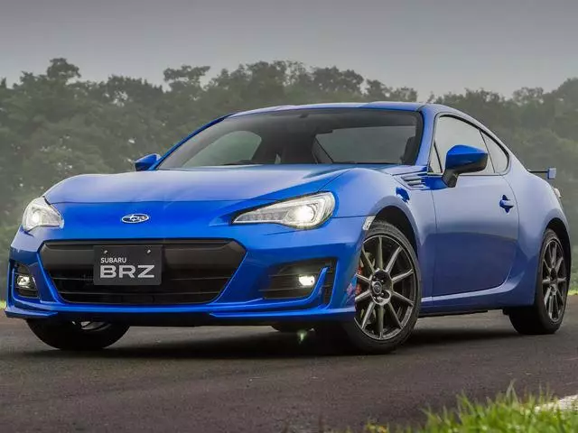 Faceliftované Subaru BRZ postrádá výkon, ale vítězí na vzhledu 56124_1