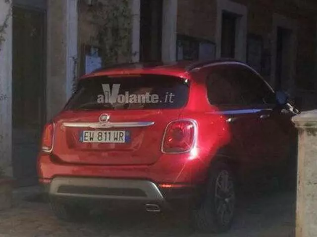 Fiat Renegade, Oeps, Sorry Fiat 500X-afbeeldingen gelekt 56244_1