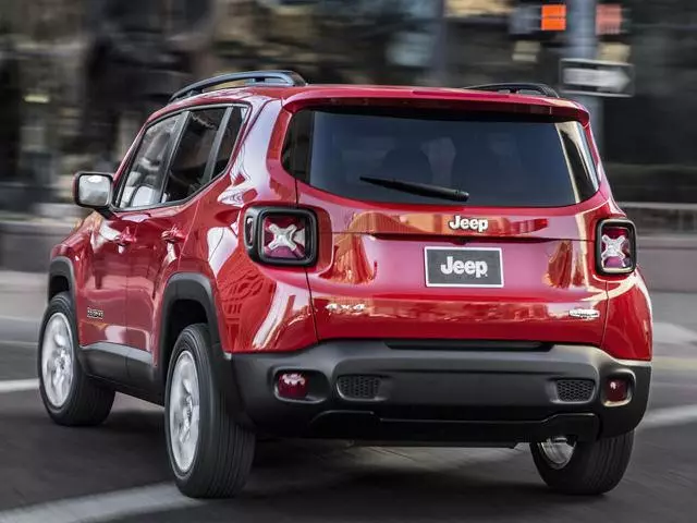 Fiat Renegade, Yeee, Ma binu Fiat 500X Awọn aworan ti jo 56244_2