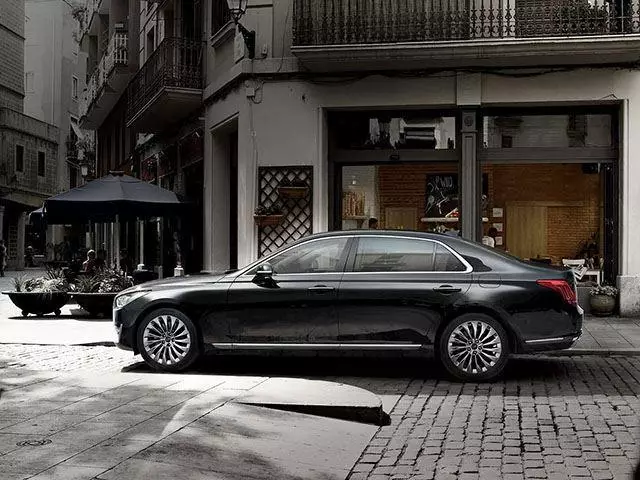 Genesis پرچم بردار G90 Sedan لاءِ قيمتون ظاهر ڪري ٿو 56334_1