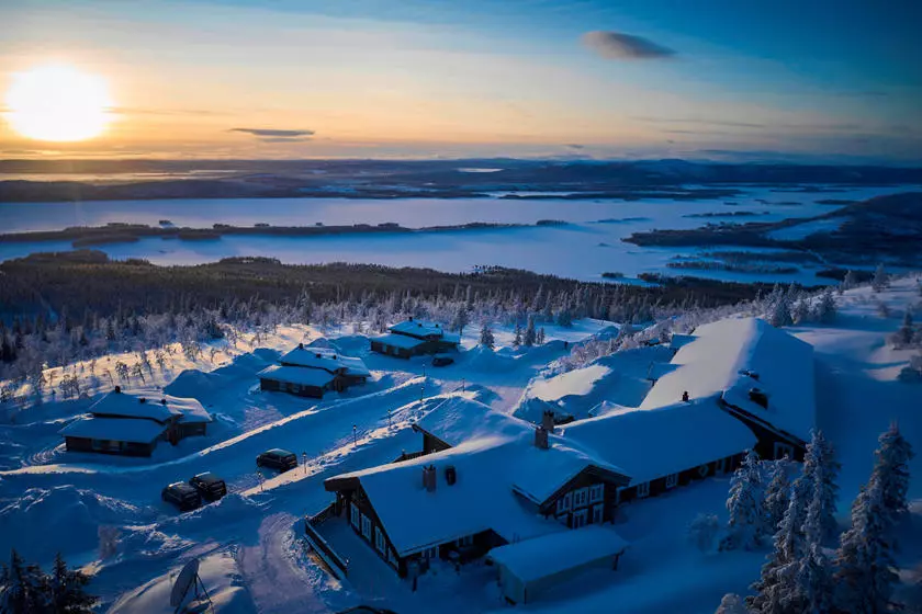 Mercedes-AMG's Winter Driving School Looks Beyond Epic 56376_12