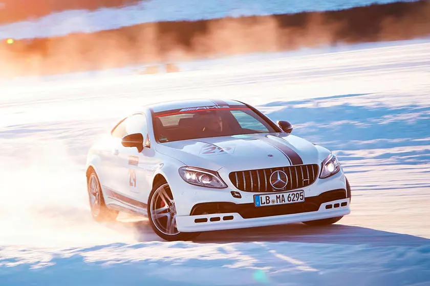 A escola de condução de inverno da Mercedes-AMG parece além da épica 56376_2