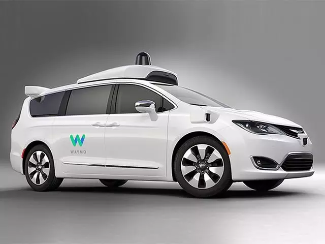 Бубинед, ки Google-и нави худидоракунии Chrysler Pacifica Minivan 56591_1