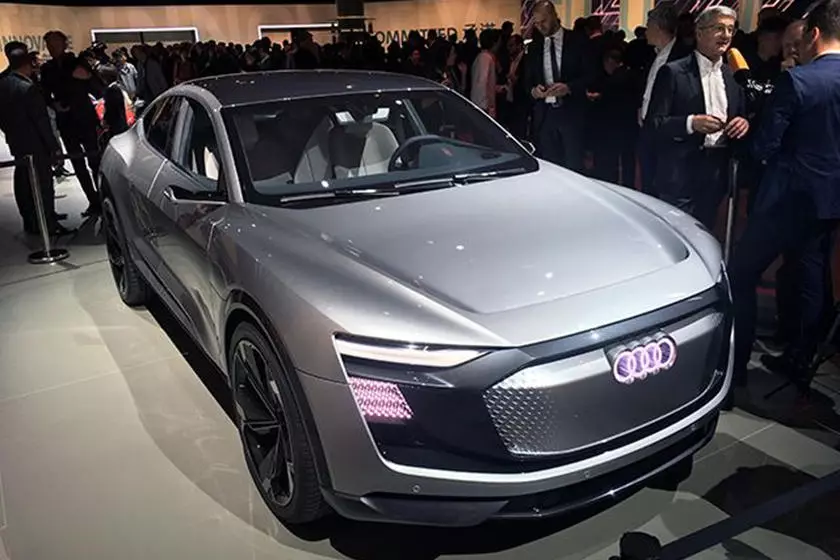 Visiškai elektriniai Audi Sportback E-Tron lankai Šanchajuje