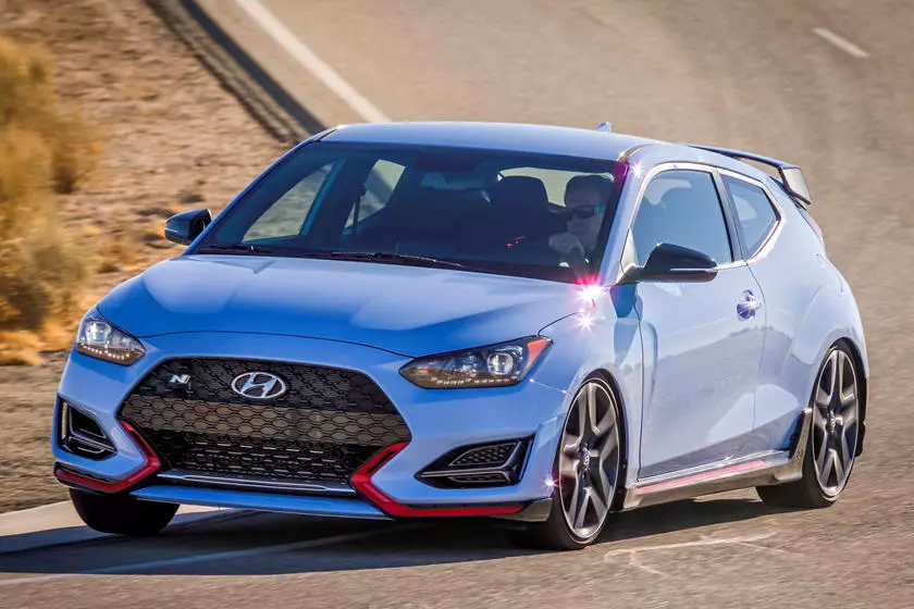 نېمىشقا Hyundai Veloster N Markups دىن يىراقلاپ كېتەلەيسىز 56601_13