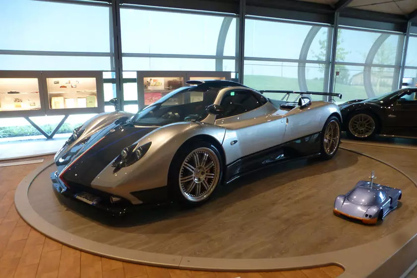 Qorshaynta Pagani Wax Gaar ah oo loogu talagalay Sannad-guurada 20aad ee Zonda 56623_4