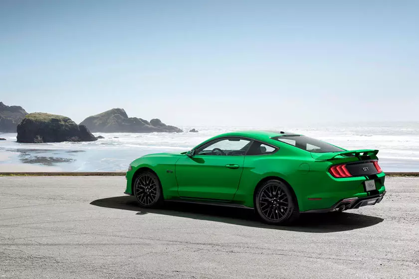 2018-2021 Ford Mustang Coupe Näkymä takaa