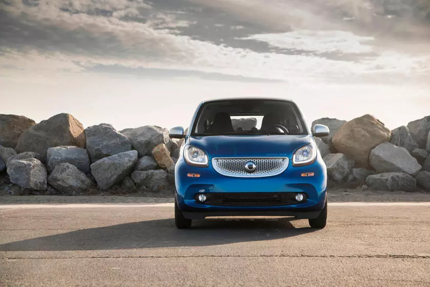 Vista frontal del smart fortwo Electric Drive Coupe 2017-2019