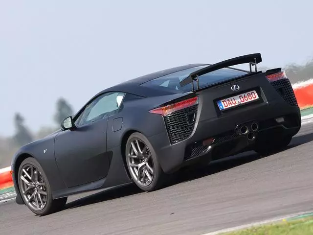 Чакаць? Што?! Такім чынам, Lexus не з'яўляецца пераемнікам LFA? 56888_1