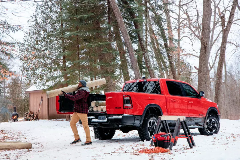 Ram нацэлены на GMC Sierra з новай шматфункцыянальнай задняй дзверы 56904_7