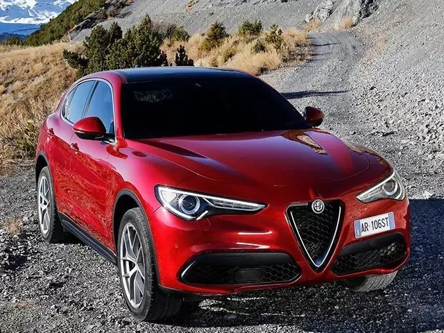 „Alfa Romeo“ reklama priverčia mus tikrai norėti „Stelvio“. 56981_1