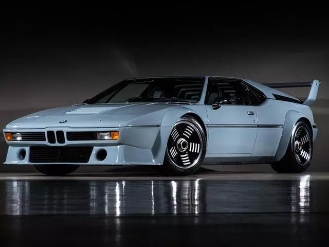 Kashoma BMW M1 Yakakururwa Kuvakwazve Inoburitsa Zvinoshamisa Tsvaga 57053_1