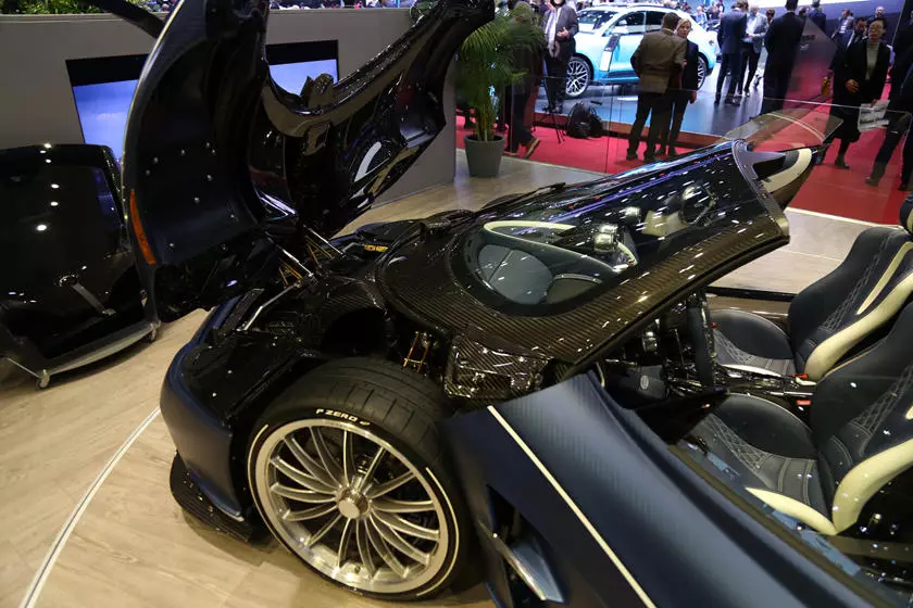 Viimeinen Pagani Huayra debytoi Pebble Beachillä tänä kesänä 57119_4