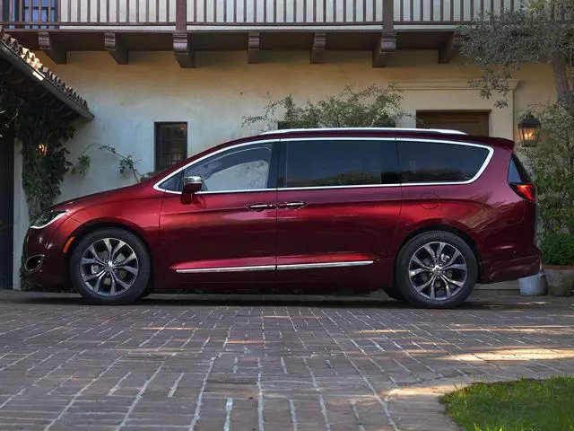 Chrysler acaba con la ciudad y el campo: conoce a la Pacifica 57161_2