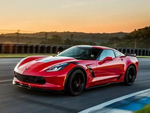 Reba Corvette Guhunga Cops Muri Kwihuta Kwihuta 57176_1