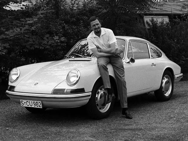 Žiūrėkite vienintelio „Porsche 911“ evoliuciją per mažiau nei dvi minutes 57224_2