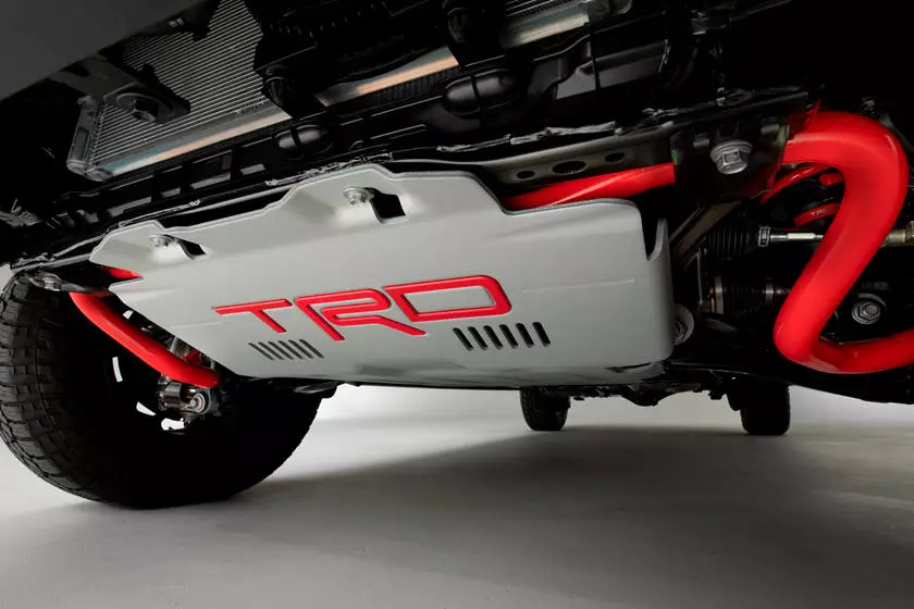Toyota po rishpik suspensionin e Tundrës 2022 57229_3