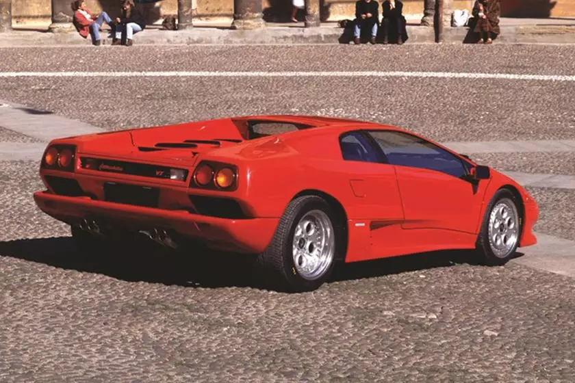 Lamborghini chọrọ ime ememe Countach na Diablo 57299_4