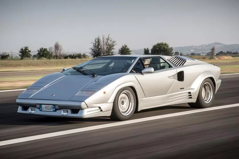 Lamborghini chọrọ ime ememe Countach na Diablo 57299_9