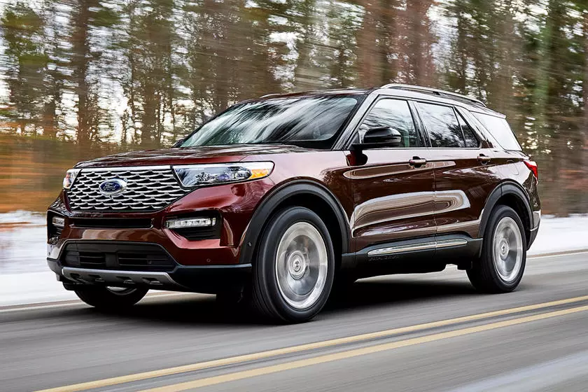 2020 Ford Explorer, pogled od spredaj, vožnja