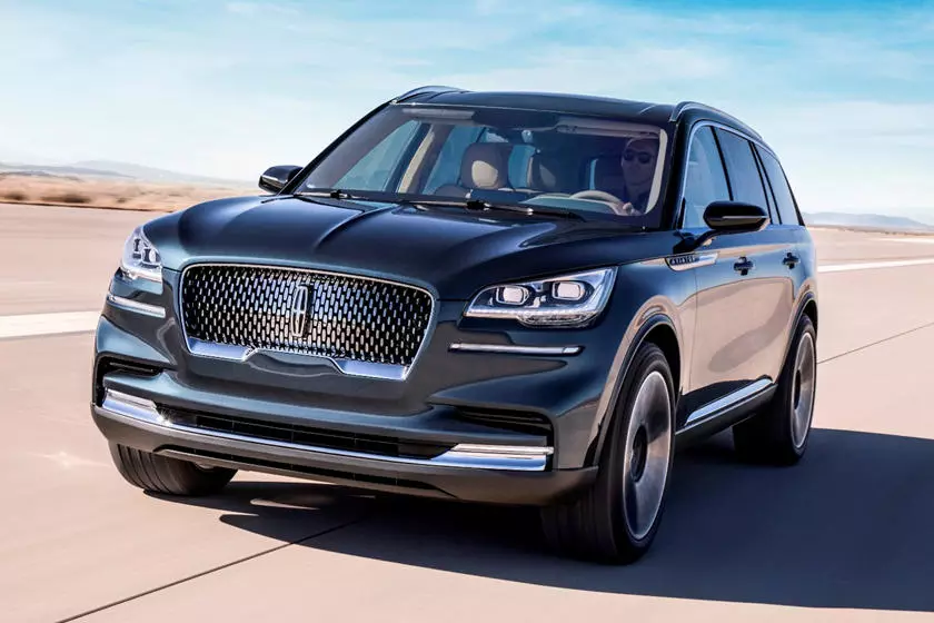 2020 Lincoln Aviator Front View Driving