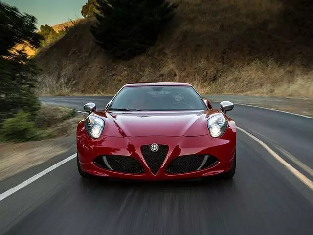 Alfa Romeo vill endurbæta 4C til að gera hann að sannkölluðum Halo bíl 57434_2