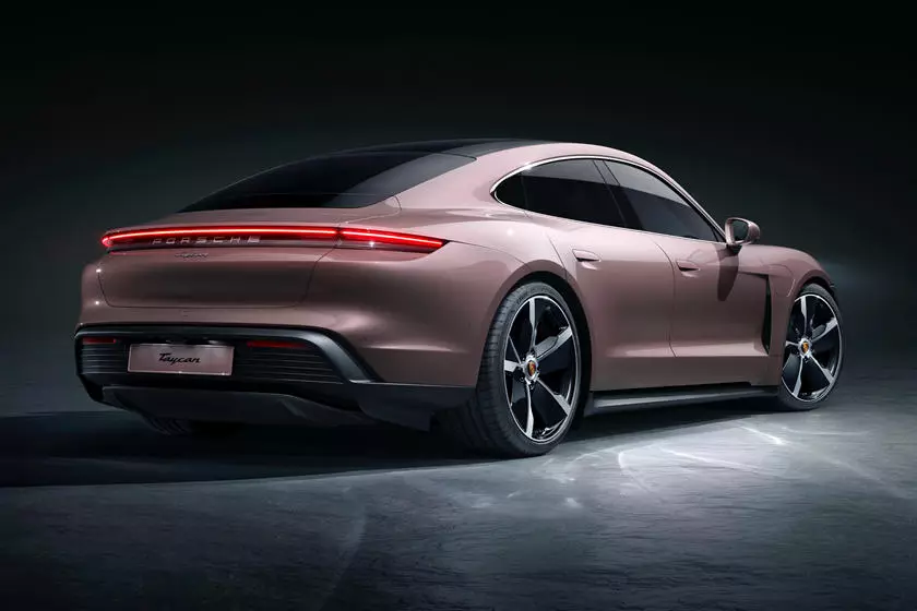 2020-2021 Porsche Taycan 4S ரியர் ஆங்கிள் வியூ