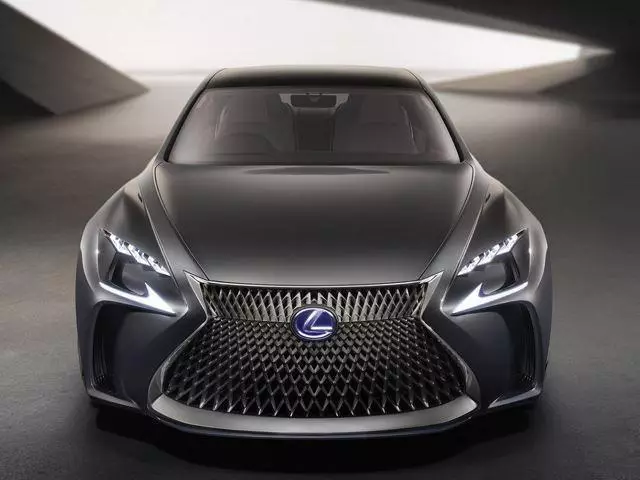 Lexus သည် Mercedes-AMG S65 အတွက် ၎င်း၏အဖြေကို ပြင်ဆင်နေနိုင်ပါသလား။ 57531_2