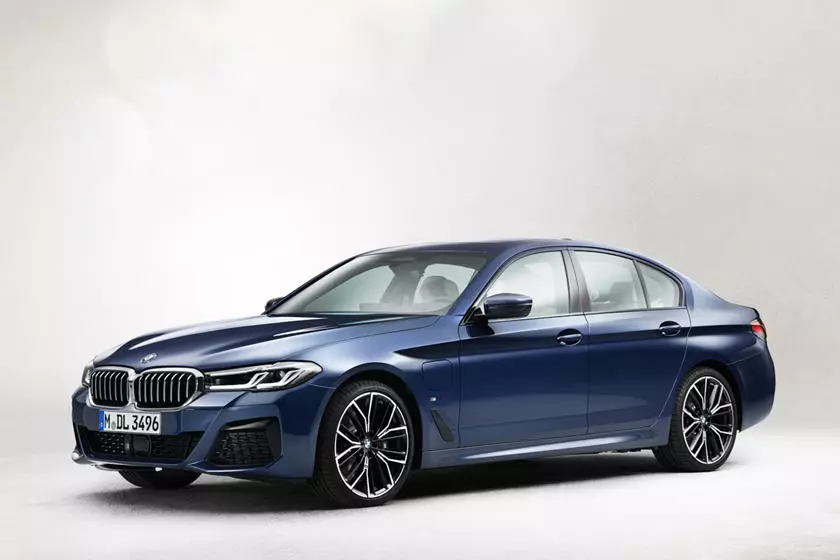 Būtent tada debiutuos 2021 m. BMW 5 serijos veido pakėlimas 57586_4