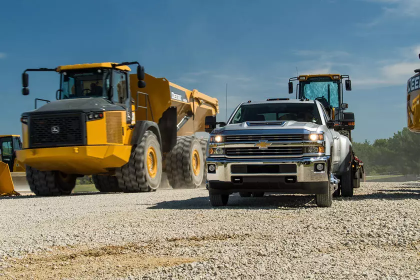 Chevrolet ul çmimin e Silverado HD për një kohë të kufizuar 57596_9