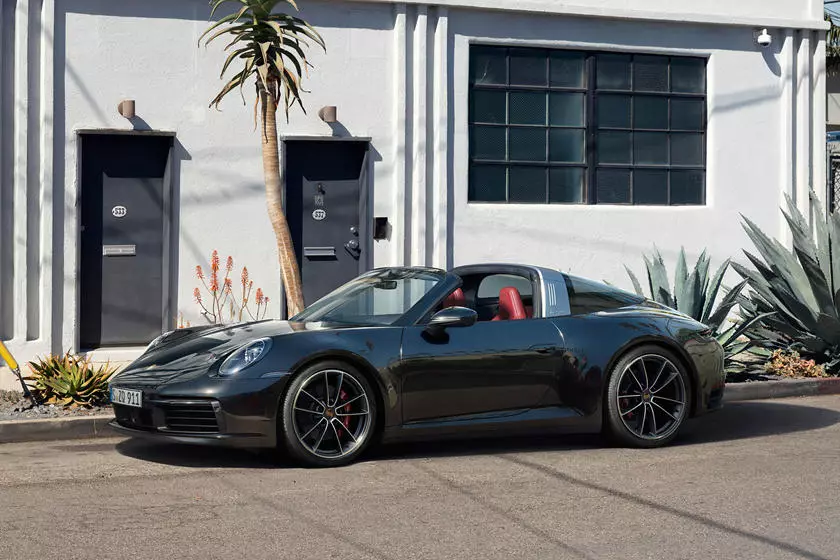 2021 Porsche 911 Targa 4 Su'esu'ega Muamua Va'aiga: Le Toe Fa'afo'i Sili Tatala Atoatoa 57777_4