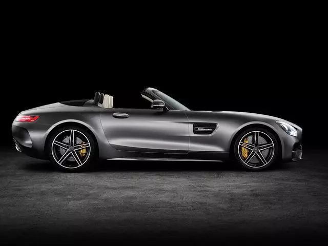 2018 Mersedes-AMG GT C Ilkinji syn: AMG iň oňat öwrülişik sport awtoulagyny gurdumy? 57783_12