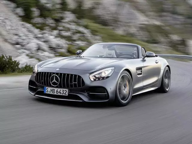 2018 Mercedes-AMG GT C First Look Review: Hat AMG den perfekten Cabrio-Sportwagen gebaut? 57783_2