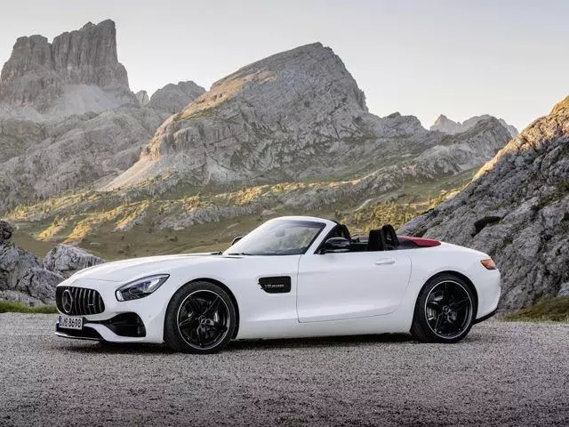 2018 Mercedes-AMG GT C Earste resinsje: Hat AMG de perfekte convertible sportauto boud? 57783_3