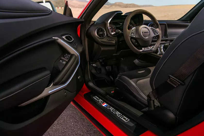 2020 Chevrolet Camaro LT1 የውስጥ