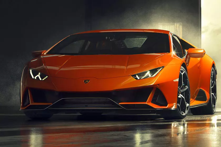 Lamborghini считает владельцев Huracan Evo горячими 57803_1