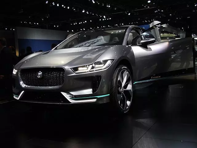 Bi Konsepta Jaguar I-Pace re hevdîtin pêk bînin: SUVek Elektrîk a Tesla-Şerê ya 400HP 58021_1