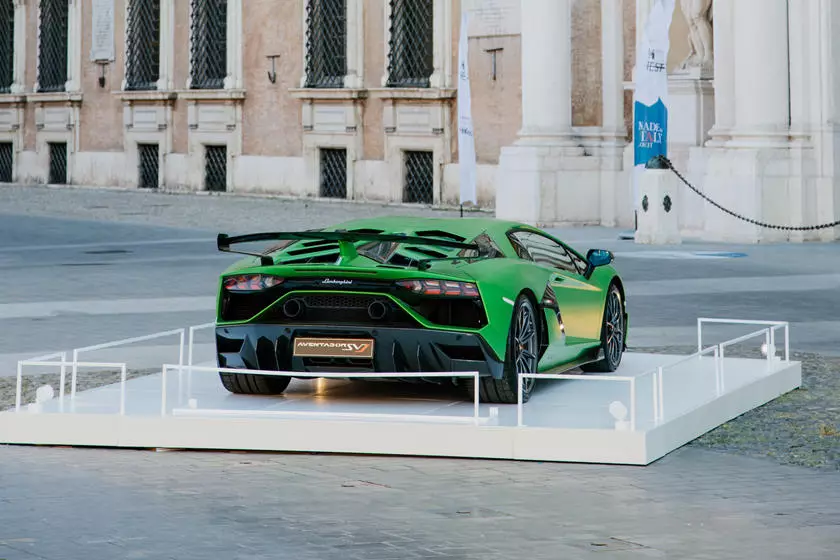 Lamborghini celebra o Aventador antes de que se retire o superdeportivo épico 58113_9
