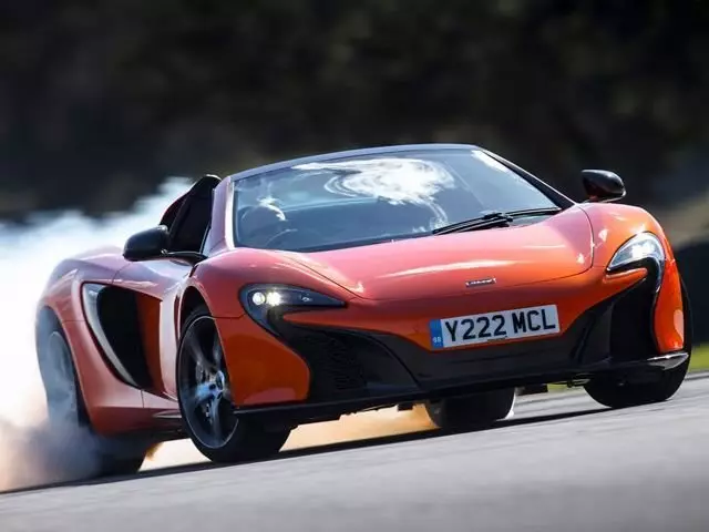 야외 전투: McLaren 650S 스파이더 대. 페라리 458 스파이더 58399_2