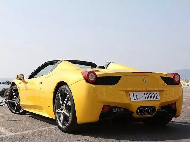 Bataille en plein air : McLaren 650S Spider Vs. Ferrari 458 Araignée 58399_5