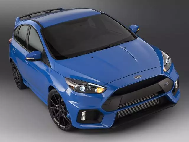 သင်၏ Ford Focus RS အသစ်သည် လာမည့်နွေဦးရာသီတွင် အမေရိကန်သို့ ရောက်ရှိလာမည်ဖြစ်သည်။ 58440_2