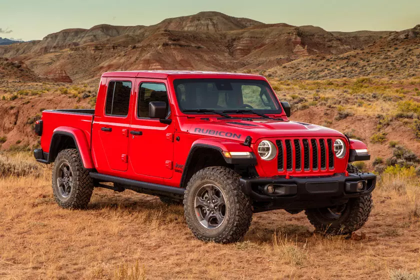 Antaŭangula Vido de Jeep Gladiator 2020