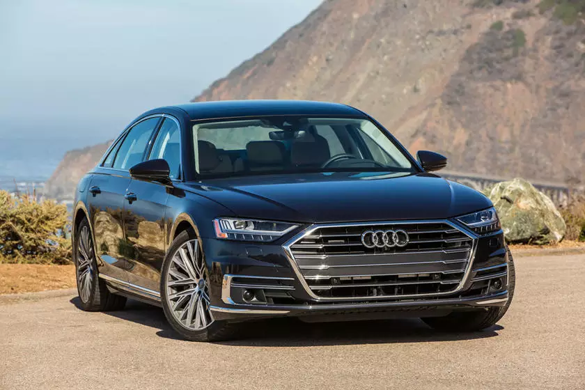 2019-2020 Audi A8 წინა კუთხური ხედი