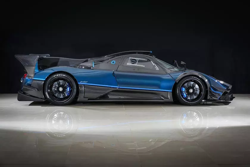 Eden od petih Pagani Zonda Revolucion se odpravlja na dražbo 58780_2