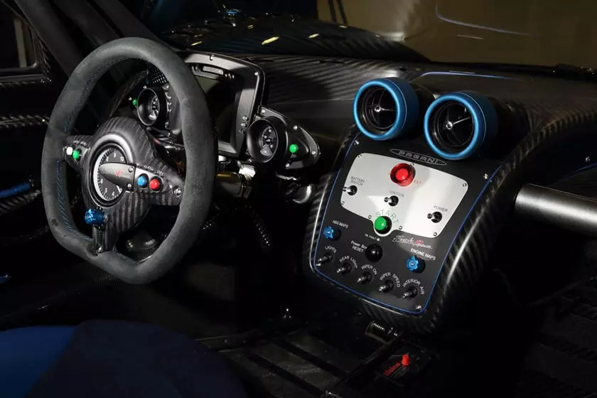 Eden od petih Pagani Zonda Revolucion se odpravlja na dražbo 58780_7