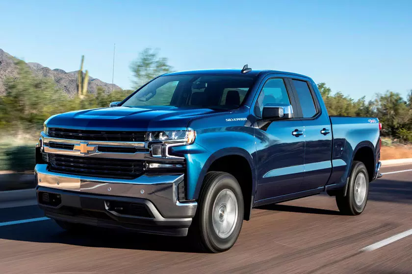 2019 Chevrolet Silverado Turbo Four nadále zklame 58809_1