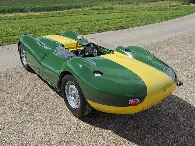 Déi nei Lister Stirling Moss Editioun ass den Ultimate In Lightweight Track Specials 58838_1