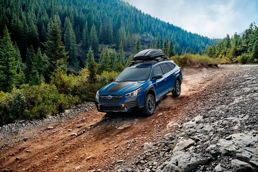 2022 Subaru Outback Wilderness First Drive Преглед: Лав во нечистотија, јагне на улица 58896_11